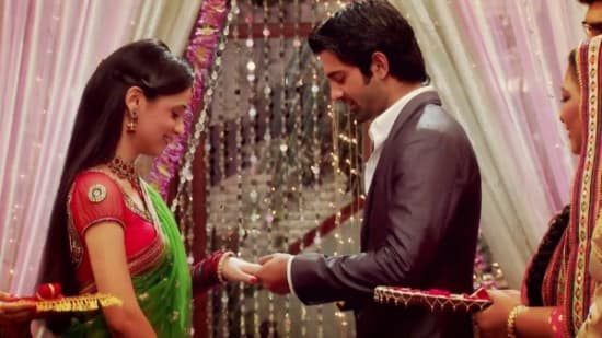 Arnav i Kuši razmene prstenje!